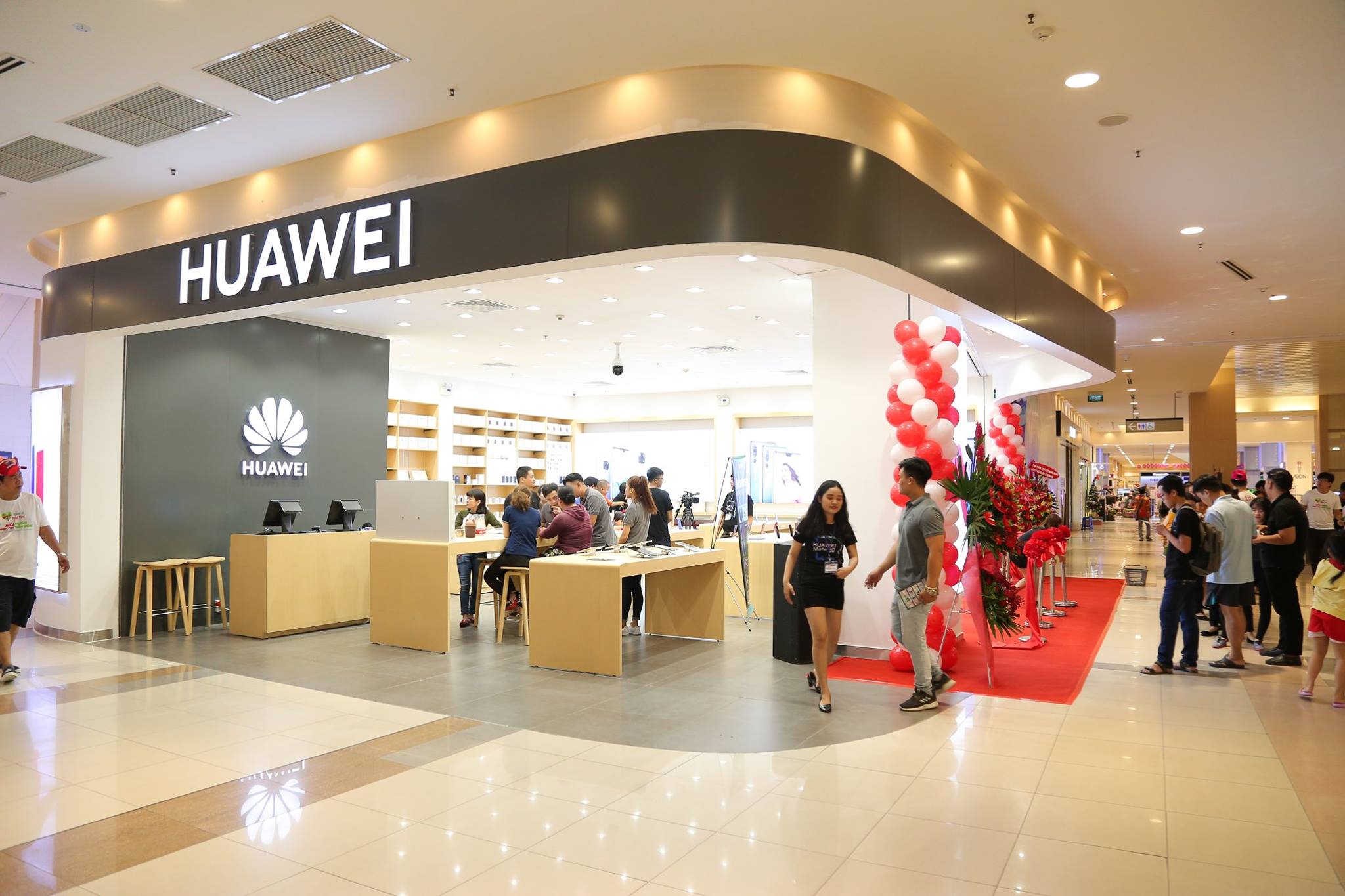 Huawei - Shop Trải Nghiệm - CÔNG TY TNHH NỘI THẤT VÀ QUẢNG CÁO Á ĐÔNG